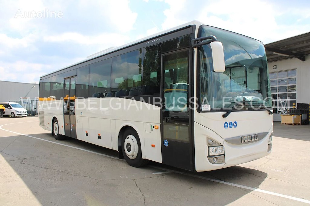 Novi IVECO Crossway / 12.1m / NEW / Lift / Automatic / 2X prigradski autobus