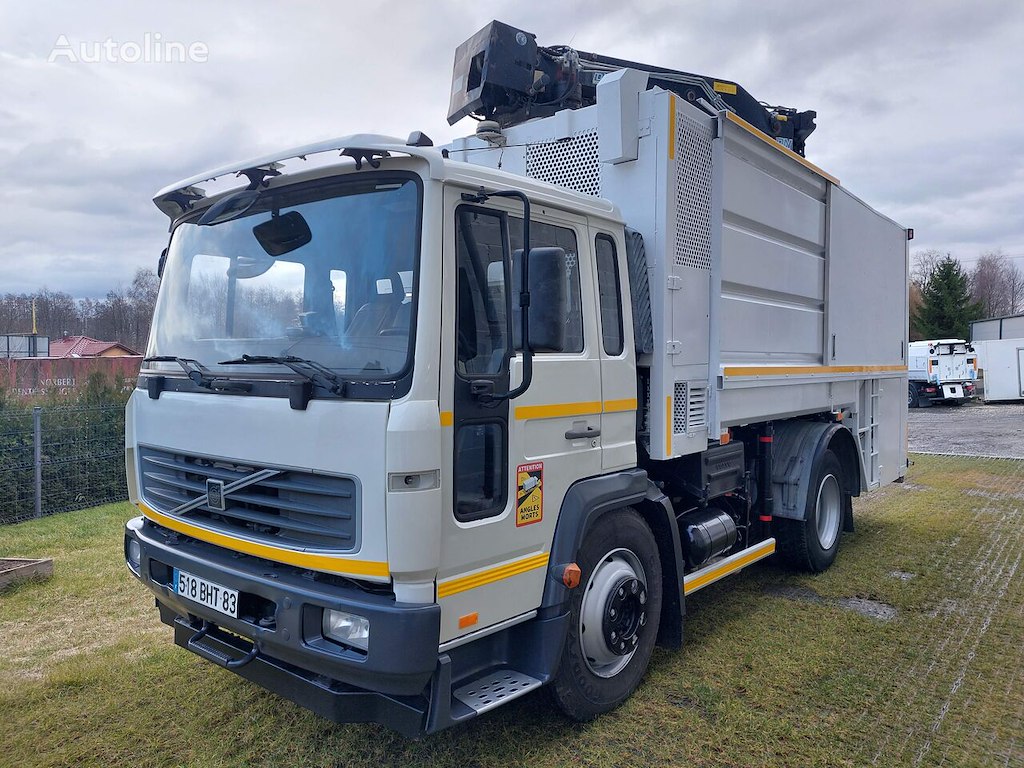 Volvo FL 220 Myjka ( bin washer IGLLO crane) do pojemników na śmieci ostale komunalnie mašine