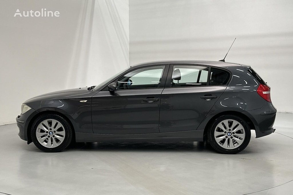 Prodaje se BMW 1-serien krosover na aukciji
