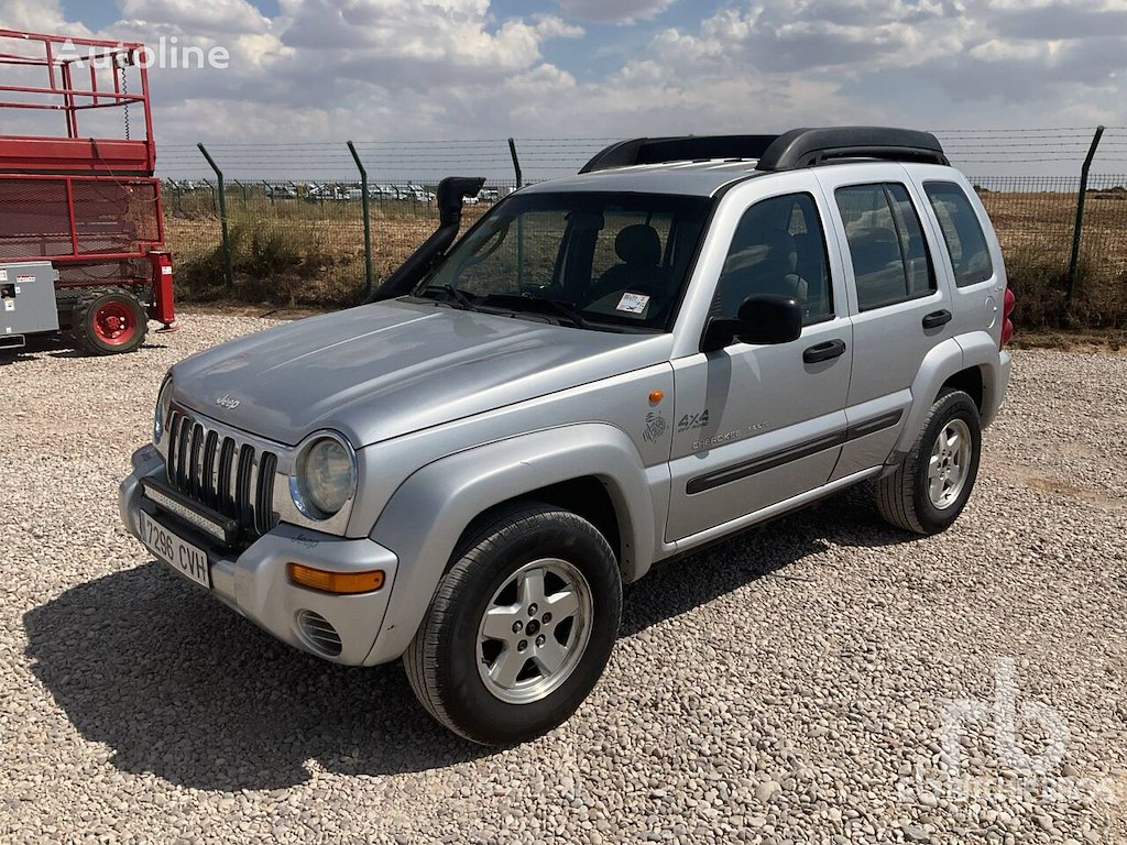 Prodaje se Jeep CHEROKEE 4x4 terenac na aukciji