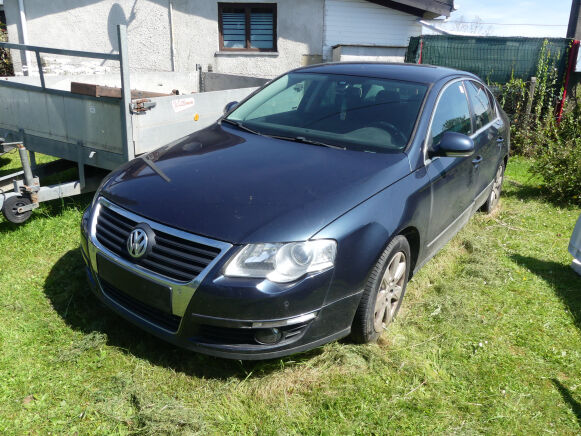 Prodaje se Volkswagen Passat sedan na aukciji