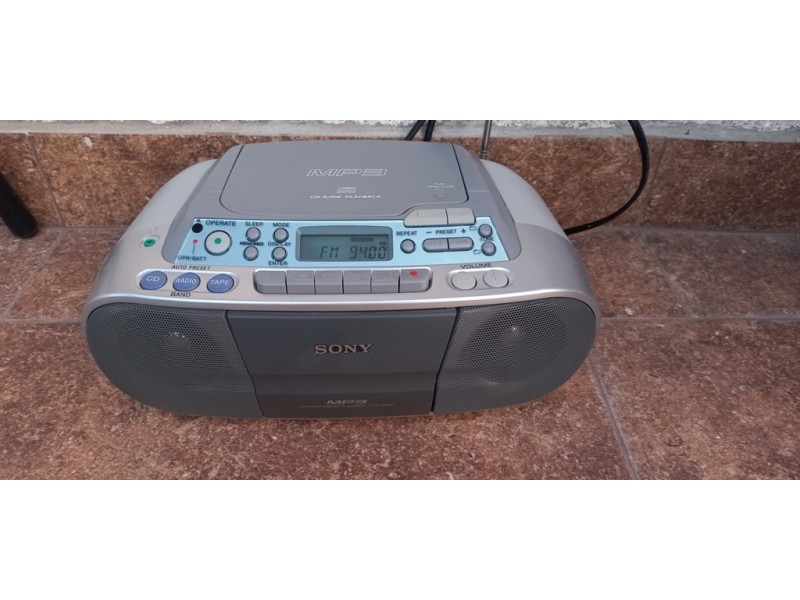 CD MP3 Radio kasetofon Sony - ISPRAVAN (kao nov)