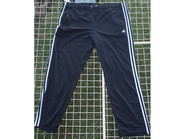 ***ADIDAS trenerka  donji deo XL veličina