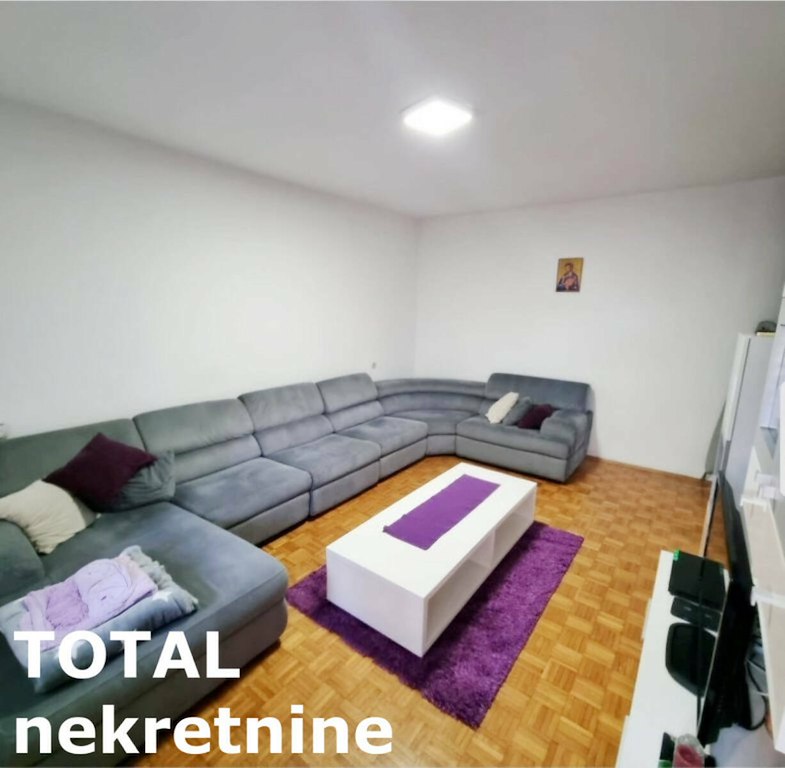 Trosoban stan NOVI SAD, 221090€