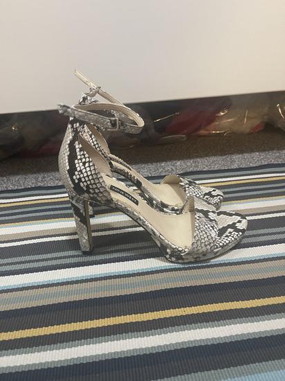 Original Nine West zmijski print sandale