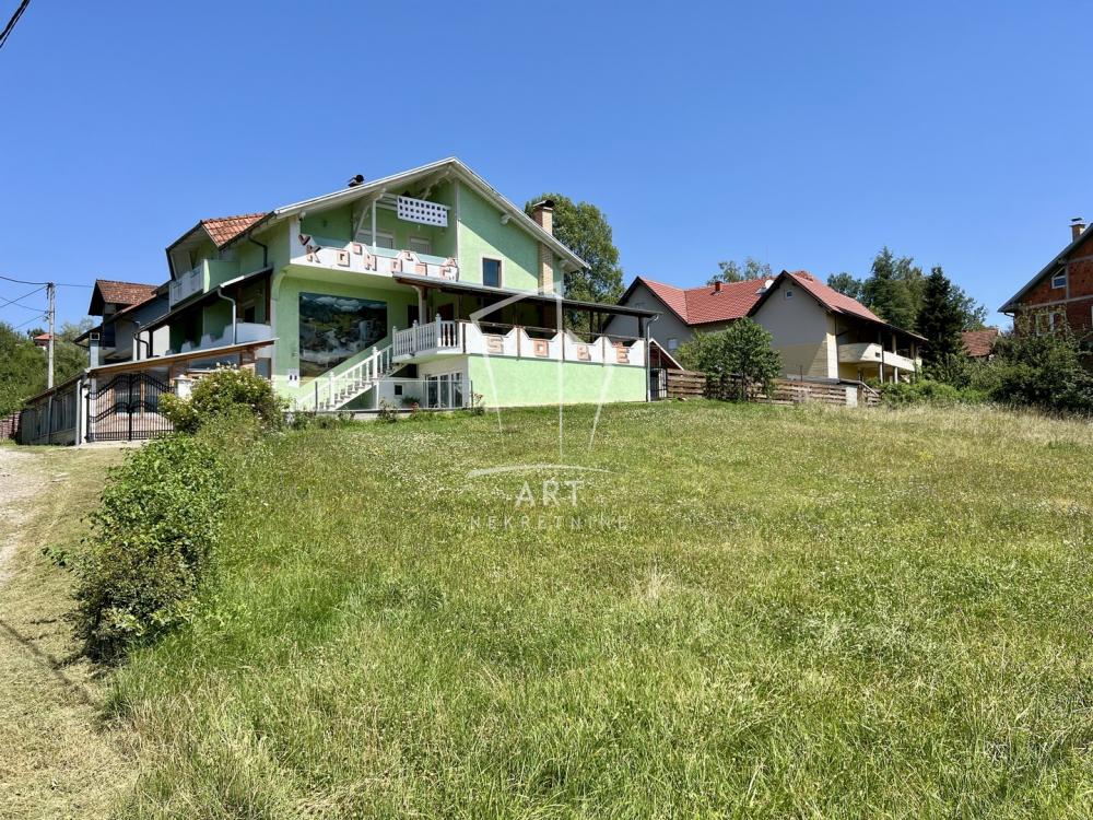 Banja Vrujci, stambeno poslovni objekat 600m2 ID#8311
357.000 €