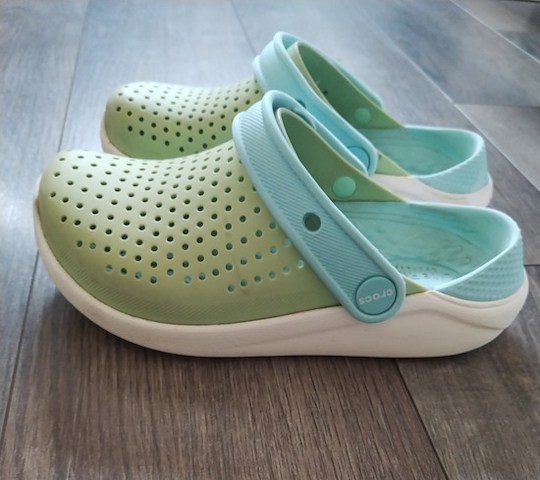 CROCS LITE ORIGINAL BR. 33---SNIZENO---- 900DIN