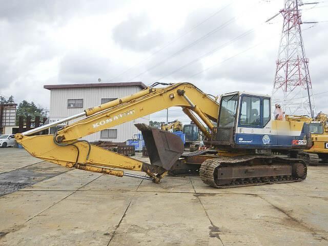 Komatsu PC220-5 bager sa dugom strelom