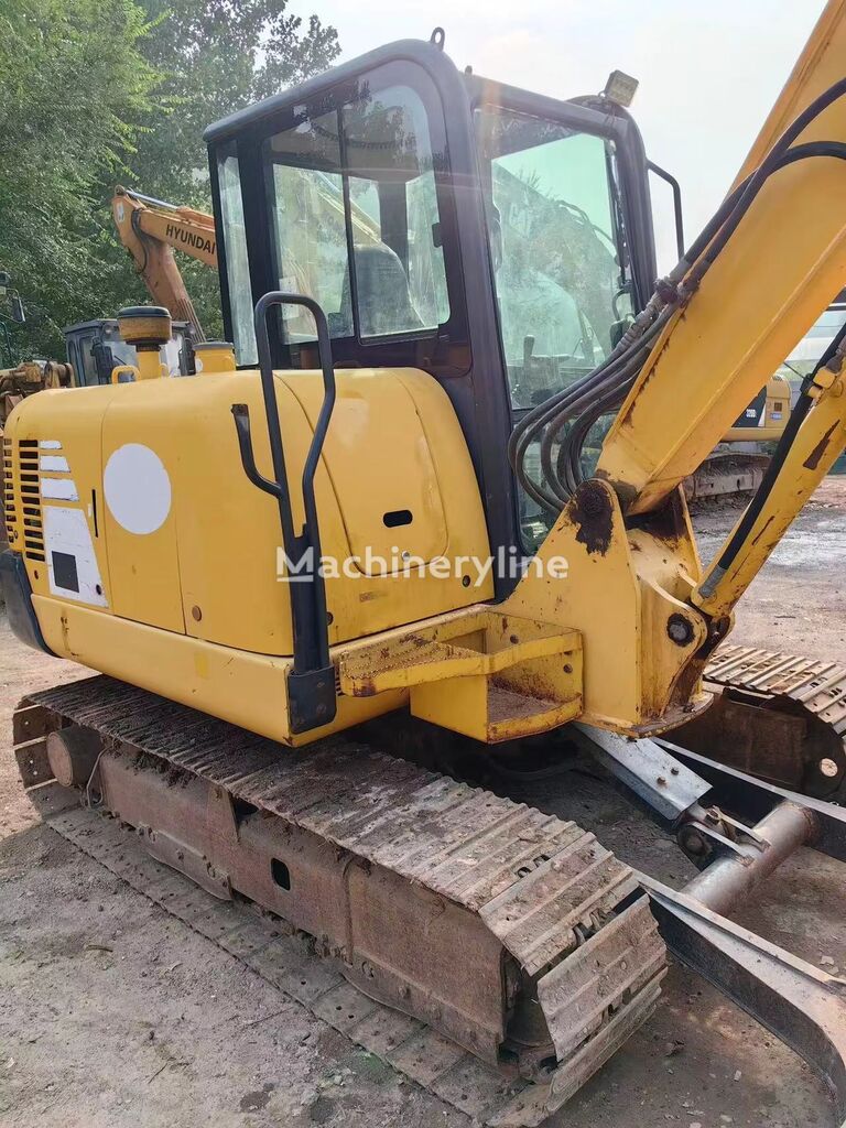 Komatsu PC56 bager guseničar