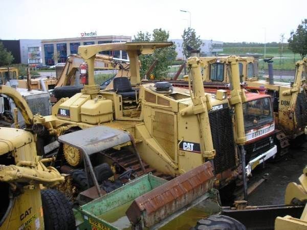 Caterpillar D8L buldožer