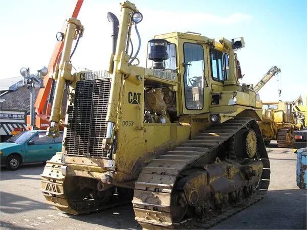 Caterpillar D8N buldožer