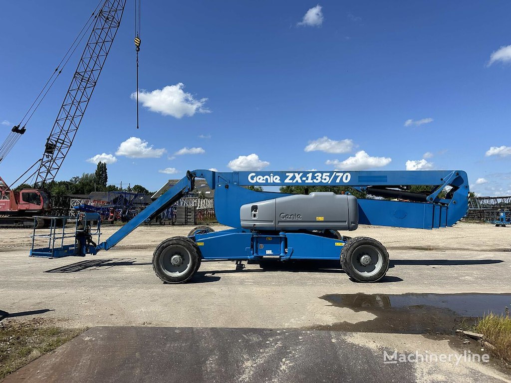 Genie ZX 135/70 hidraulična zglobna platforma