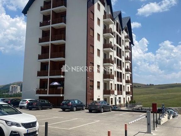 Nov, odmah useljiv apartman