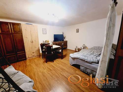 STAN - NOVI SAD - CENTAR - 42m2 - 77250 evra