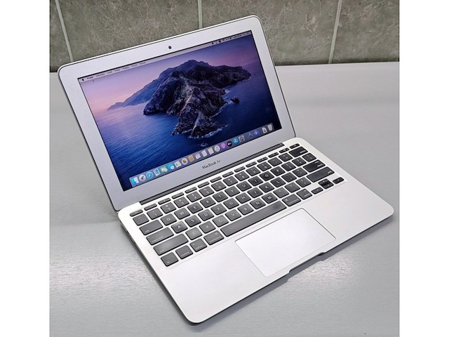 Apple MacBook Air 11.6  Intel i5 4GB 128GB SSD