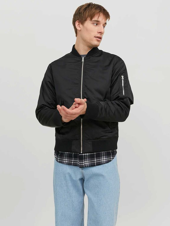 JACK & JONES OCEAN Jacket
8265 RSD 5785 RSD