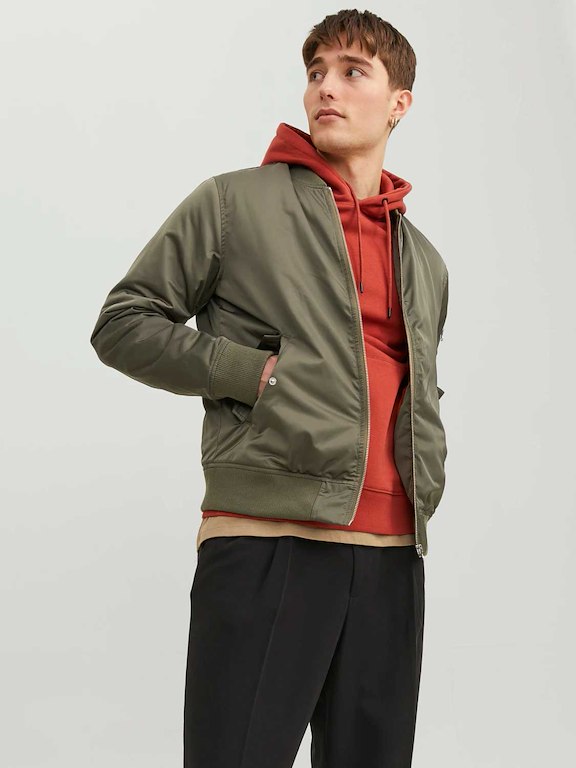 JACK & JONES OCEAN Jacket
8265 RSD 5785 RSD