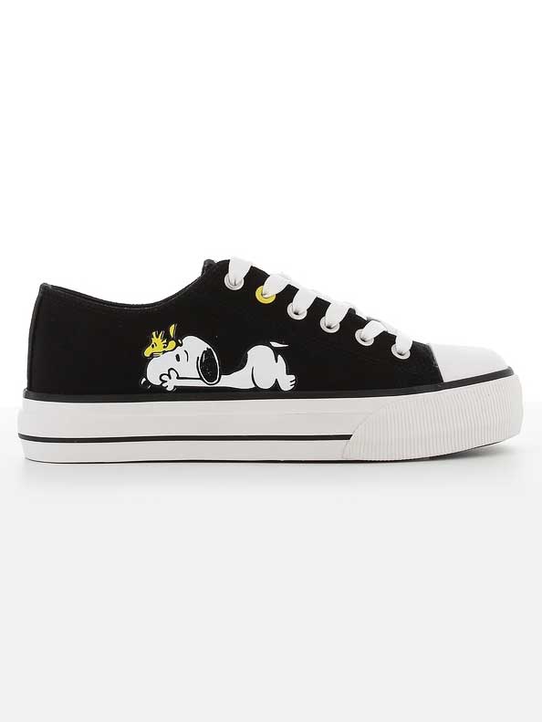 KIDS MOVIE HEROES SNOOPY Shoes
4579 RSD 3205 RSD