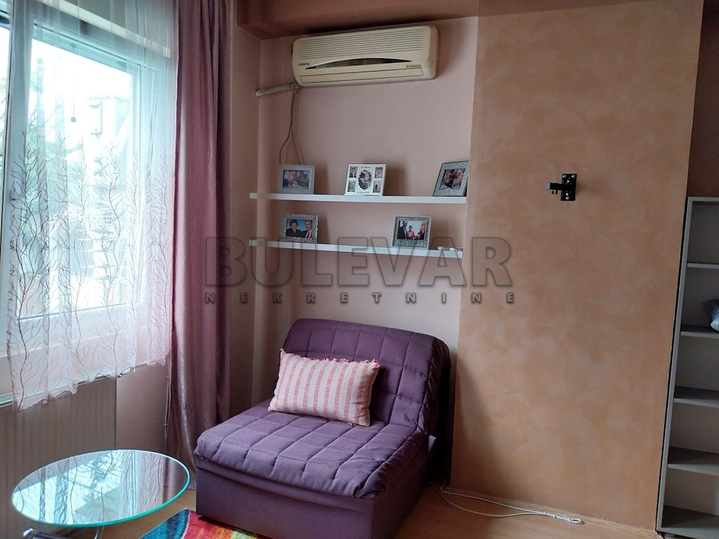 Jednosoban stan, 36 m2, Centar, Obrenovićeva ID: i-012027