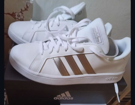 Nove Adidas patike 39