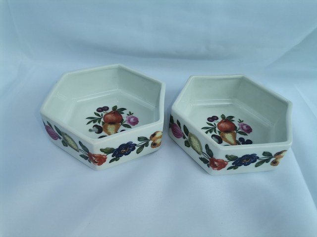 Dve Rucno Oslikane Porcelanske Cinije DE PARIS 60e