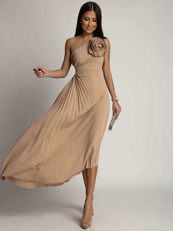 WOMEN'S ELEGANT PLEATED DRESS FASARDI - BEIGE CAMEL
