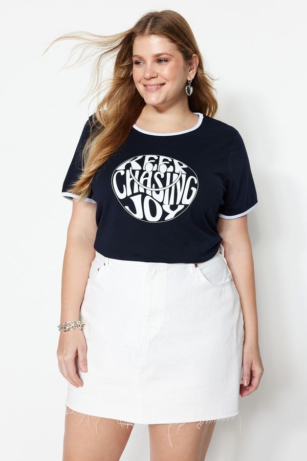 TRENDYOL CURVE NAVY BLUE PRINTED CROP KNITTED T-SHIRT