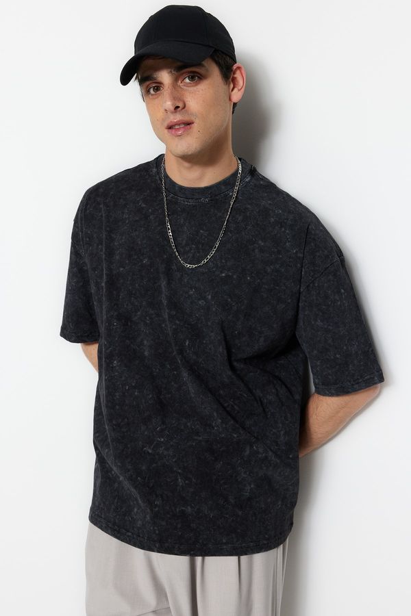 TRENDYOL BASIC OVERSIZE/WIDE CUT CREW NECK DISTRESSED/PALE EFFECT 1 COTTON T-SHIRT