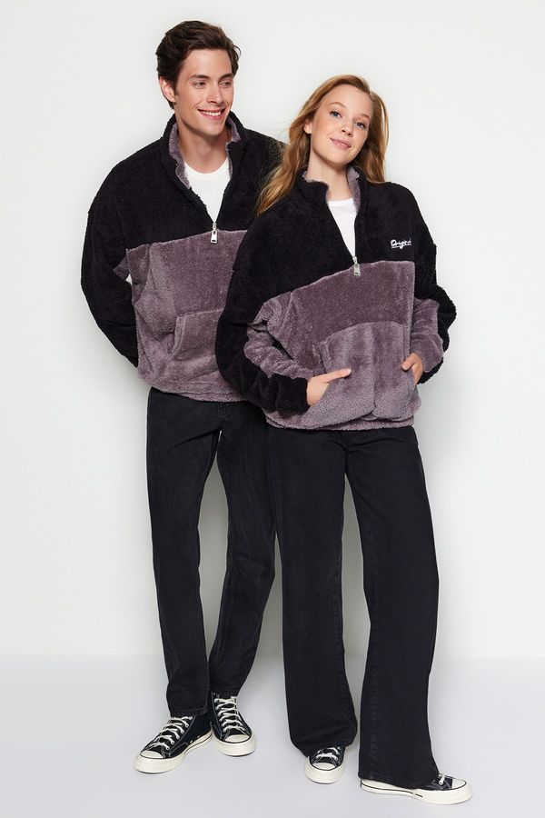 TRENDYOL BLACK UNISEX OVERSIZE/WIDE CUT COLOR BLOCK MINIMAL EMBROIDERY WARM PLUSH SWEATSHIRT