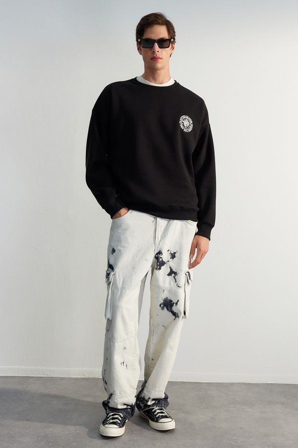 TRENDYOL BLACK OVERSIZE/WIDE CUT FLOWER EMBROIDERED COTTON SWEATSHIRT WITH FLEECE INSIDE