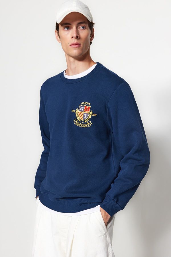 TRENDYOL INDIGO REGULAR/REGULAR FIT CREST EMBROIDERED FLEECE INSIDE COTTON SWEATSHIRT