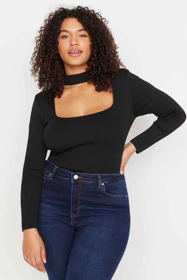 TRENDYOL CURVE BLACK COLLAR DETAILED KNITTED BLOUSE