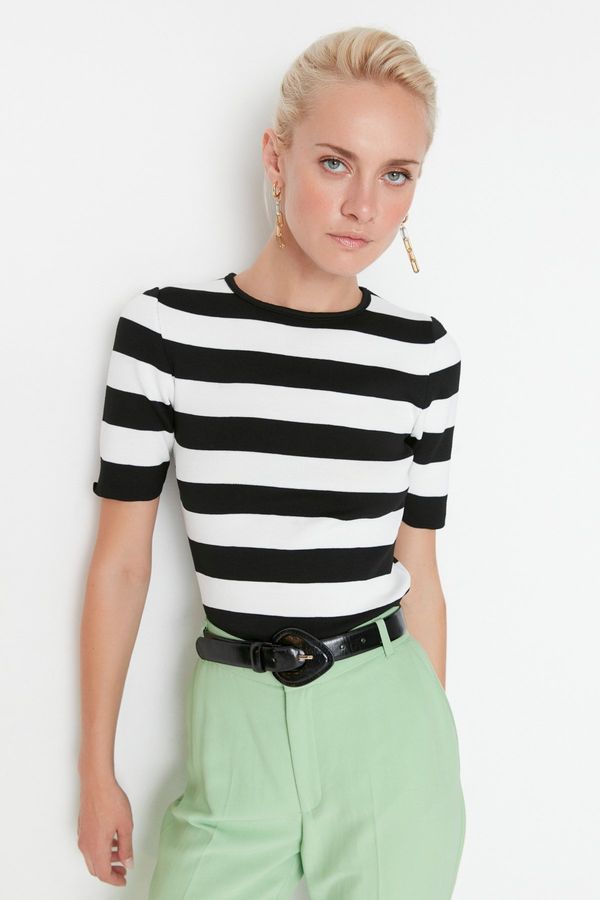 TRENDYOL BLACK COLOR BLOCK BLOUSE