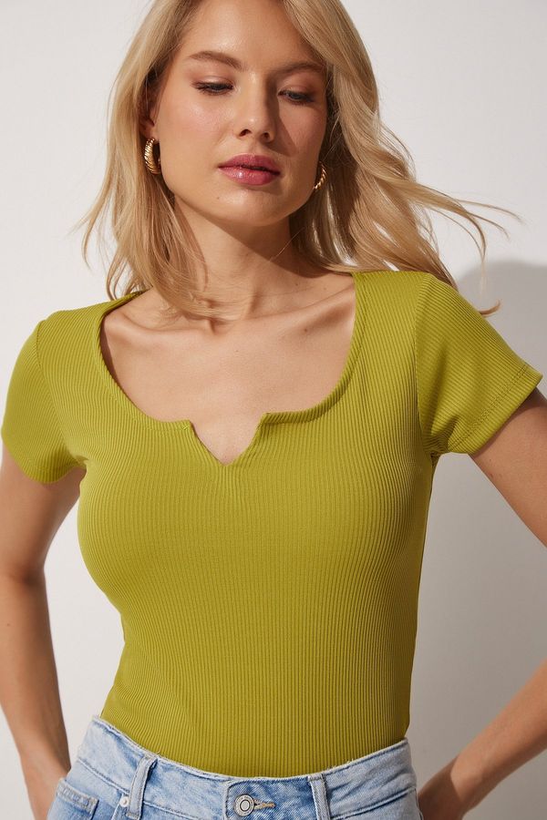HAPPINESS İSTANBUL WOMEN'S OIL GREEN HEART NECK RIBBED CROP KNITTED BLOUSE