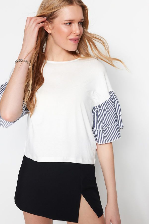 TRENDYOL WHITE POPLIN DETAIL RELAXED/WIDE COMFORTABLE CUT CREWNECK KNITTED BLOUSE