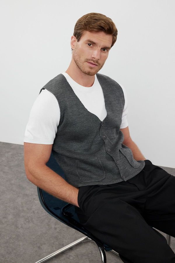 TRENDYOL SMOKED FL REGULAR V-NECK PLAIN KNITWEAR VEST