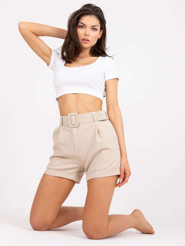 ELEGANT BEIGE SHORTS WITH POCKETS