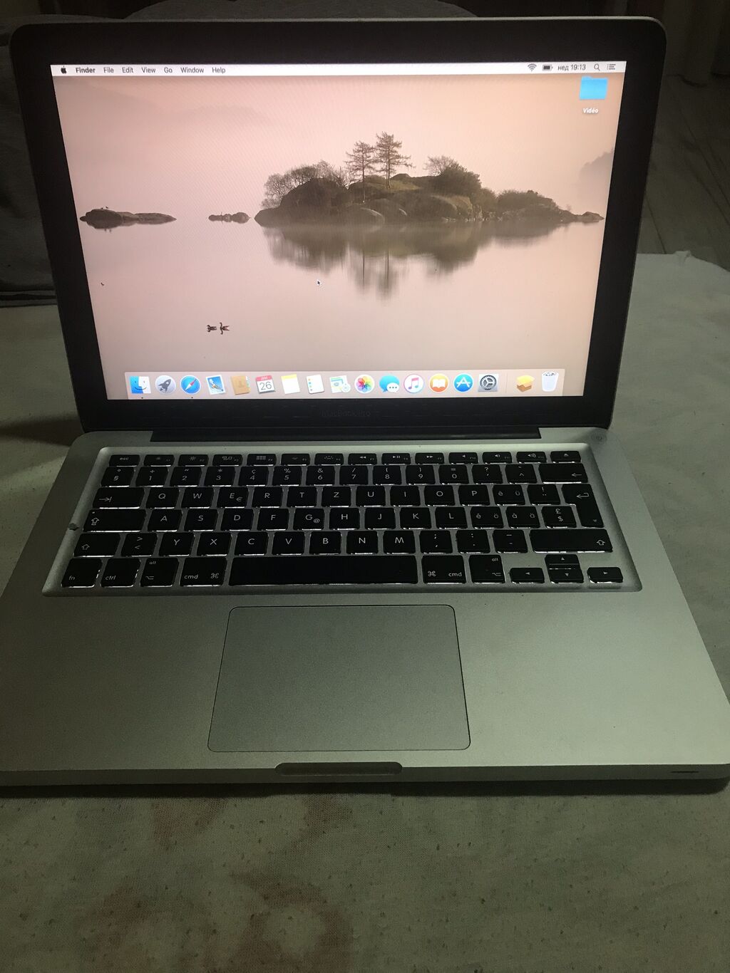 Intel Core i5, 4 GB OZU, 15 "