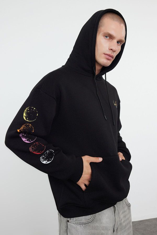 TRENDYOL BLACK OVERSIZE/WIDE CUT HOODED SWEATSHIRT WITH FLEECE INSIDE REFLECTIVE PRINT