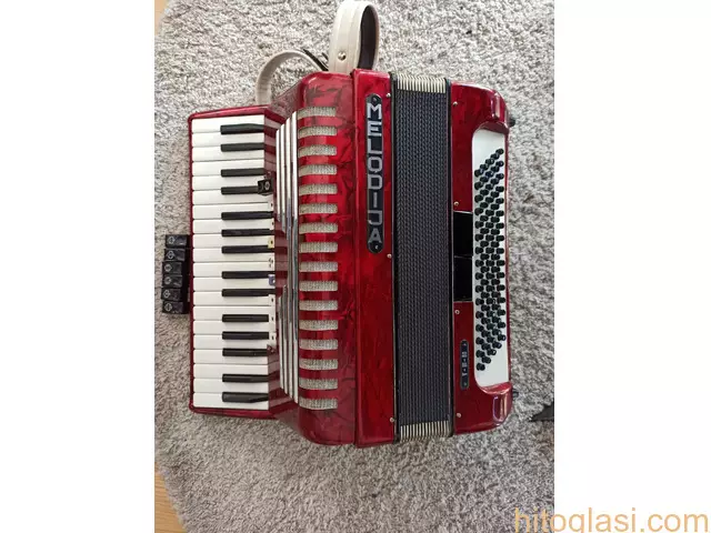 Harmonika MELODIJA 80 basova, 9+2 registra