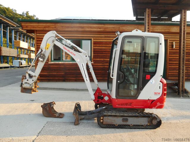 Mini bageri
Takeuchi TB 216 ( 1.865kg ) POWERTILT + hydr. SW