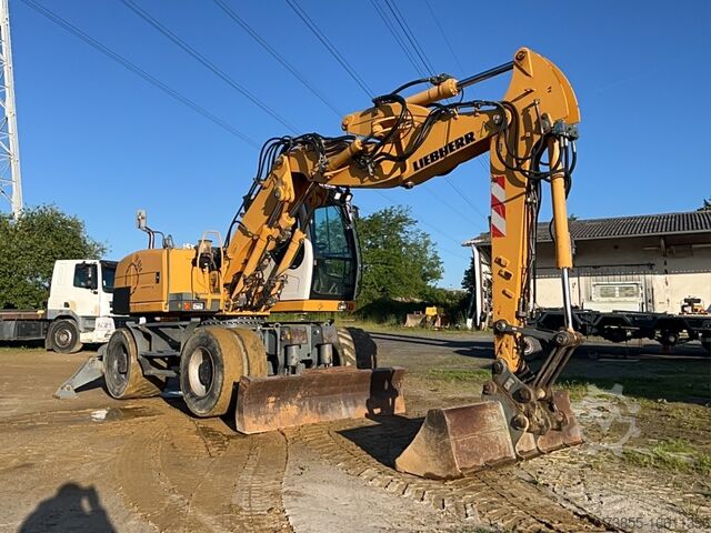 Mobilni bager
Liebherr A 314 Litronic with VA offset boom