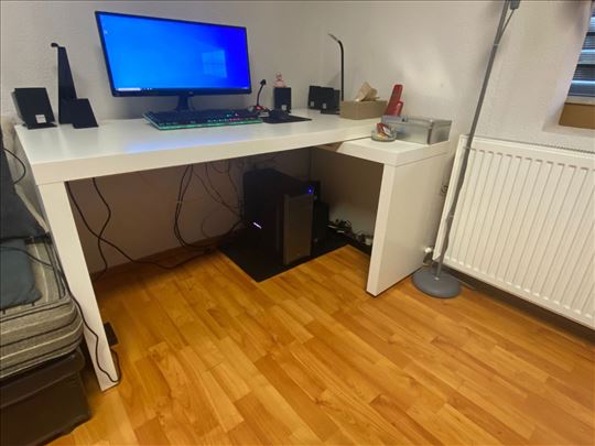 IKEA Malm Radni/Kompjuterski sto