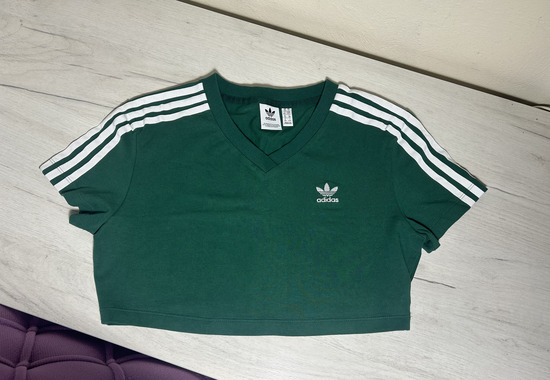 Nova Adidas crop majica