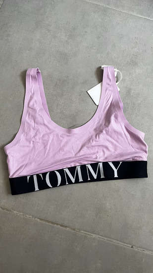 Tommy Hilfiger topić NOVO sa etiketom
