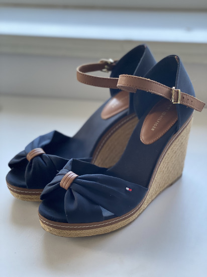 Tommy Hilfiger sandale sa platformom