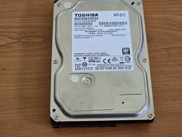 HDD SATA hard disk od 500 GB za PC Toshiba