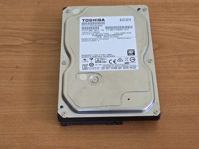 HDD SATA hard disk od 500 GB za PC Toshiba