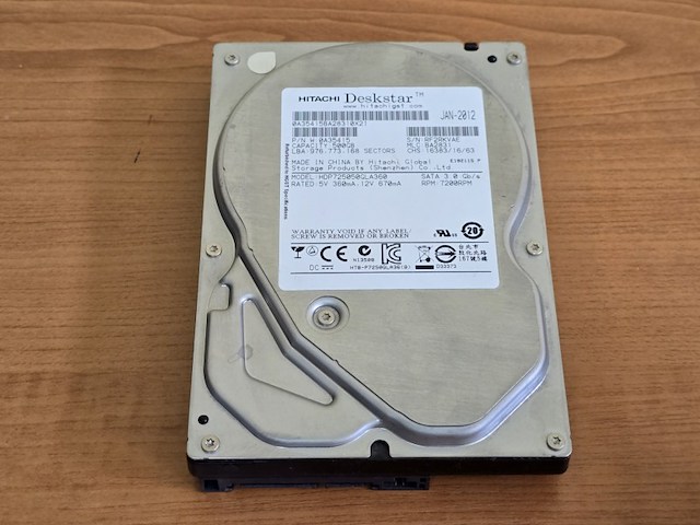 HDD SATA hard disk od 500 GB za PC Hitachi Deskstar