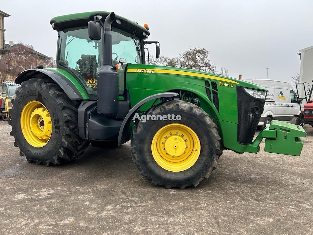 John Deere 8335 R traktor točkaš